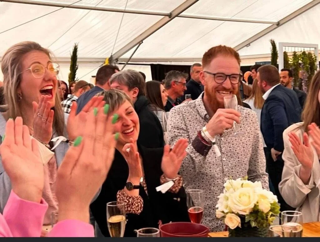 Magicien Close-Up “ Vitalis, l'art de l'illusion à portée de main ...